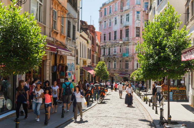 İstanbul'un Meşhur Semtleri: Kadıköy, Beşiktaş ve Daha Fazlası