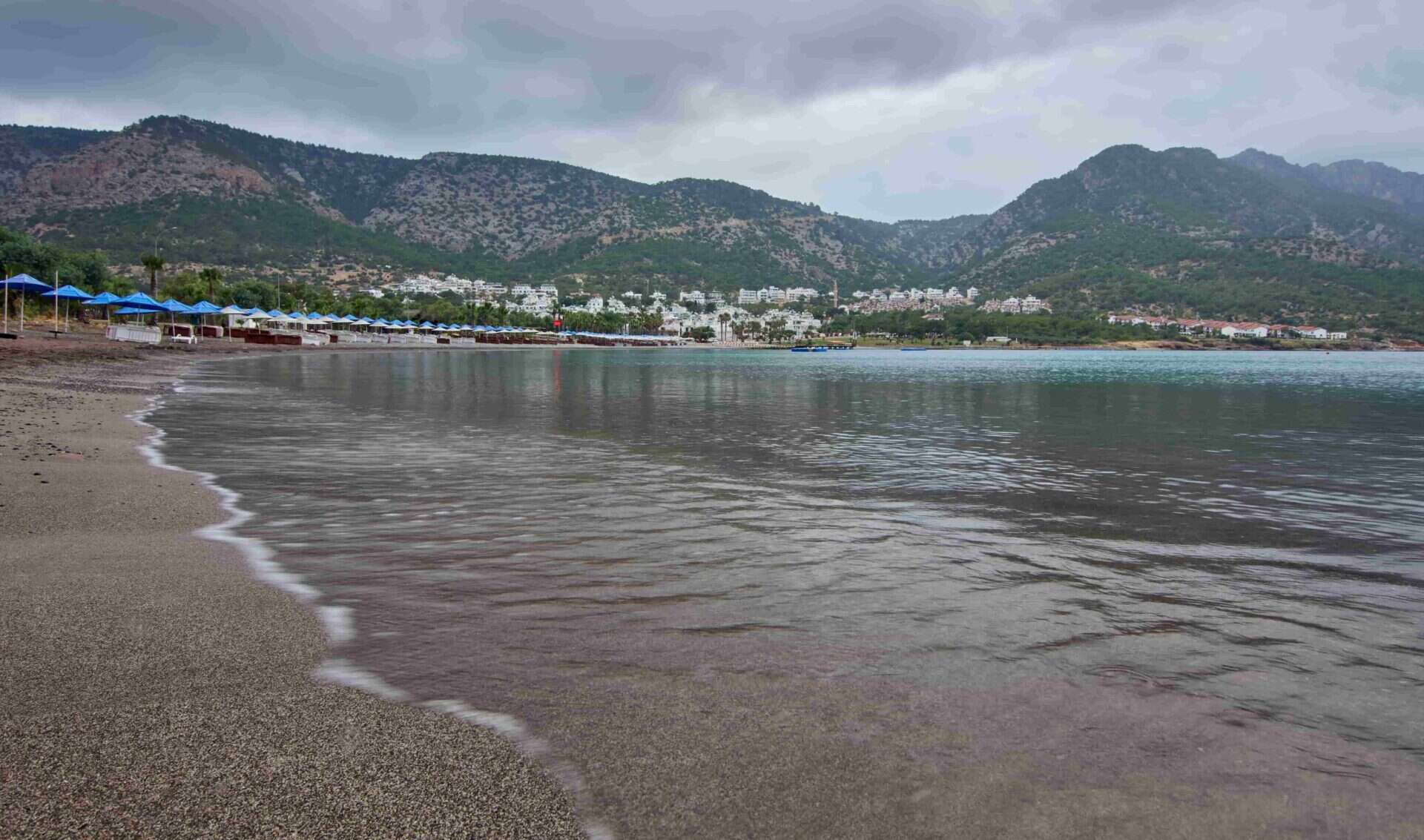 Tisan Adası’nda Gezilecek Yerler: Cennet Koylar ve Tarihi Güzellikler